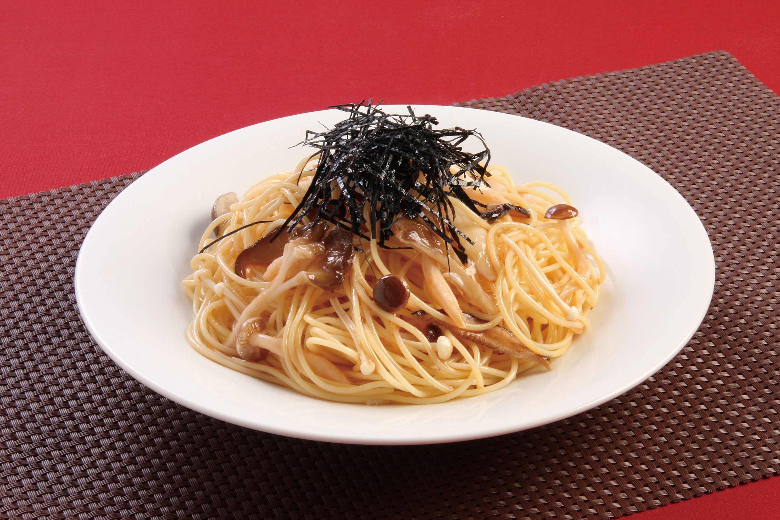 Spaghetti dish with mushrooms and dried seaweed Replica – Sampuru Sakura